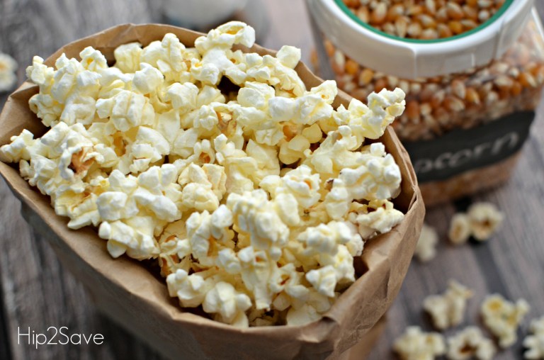 Video: How to Make Homemade Microwave Popcorn | Hip2Save