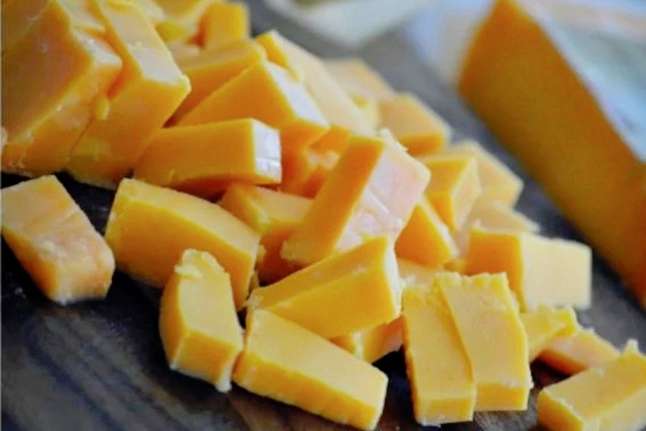 This Jalapeno Popper Dip is the Perfect Appetizer for Game Day