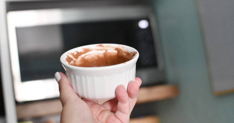 Easy 321 Mug Cake Recipe (Microwave For Just 1 Minute!)