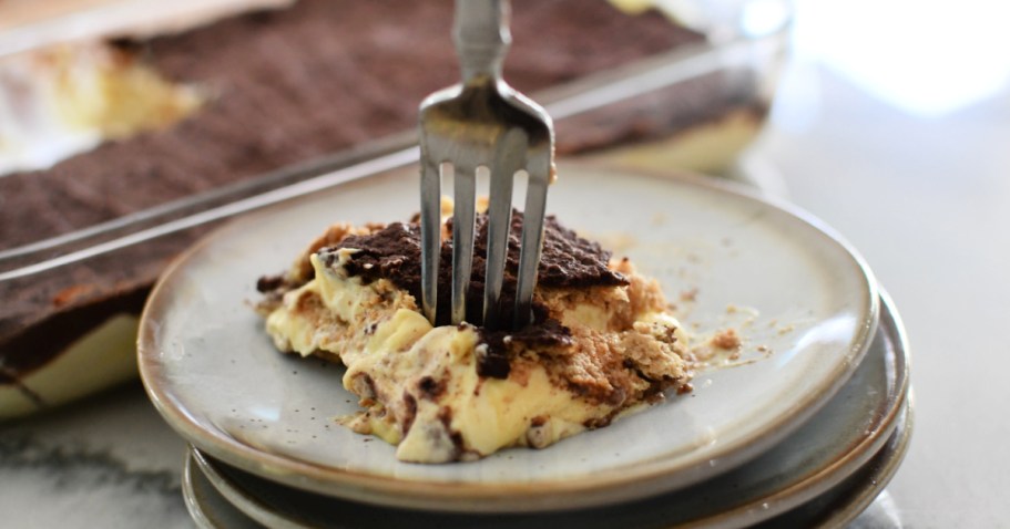 This No-Bake Eclair Cake is the Ultimate Party Dessert!