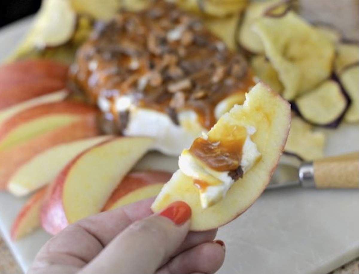 Cream Cheese Caramel Apple Spread (Easy Fall Appetizer Recipe)