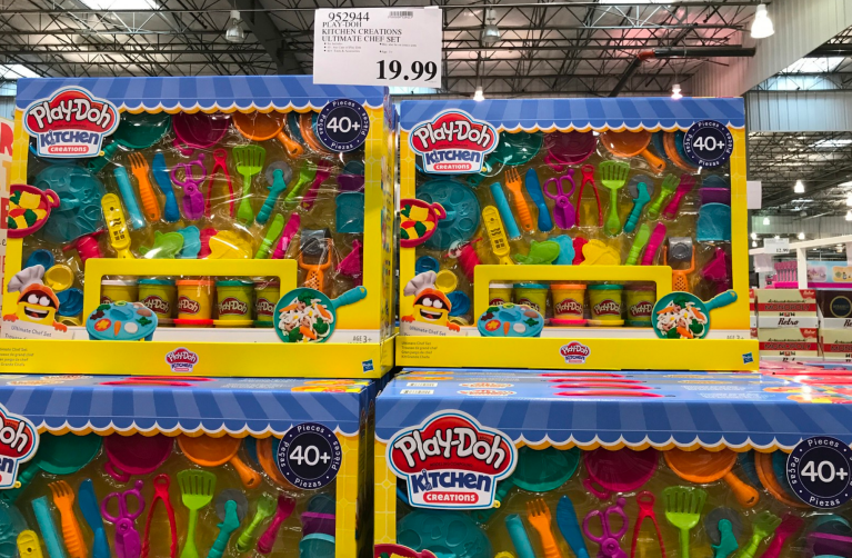 Costco Warehouse: Play-Doh Kitchen Creations 40-Piece Ultimate Chef Set ...