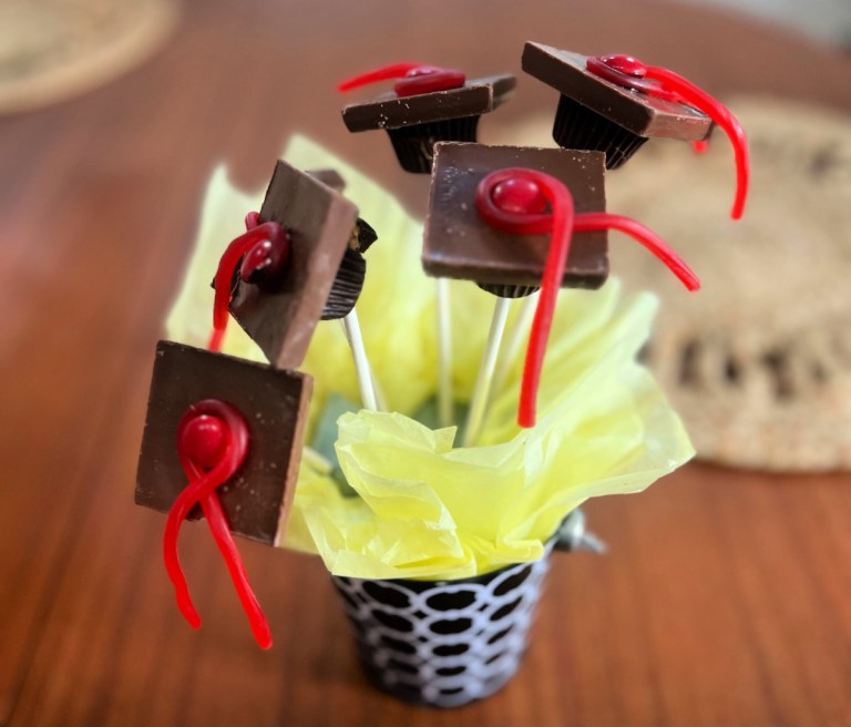 Treat Your Grad With These Easy Chocolate Graduation Caps!