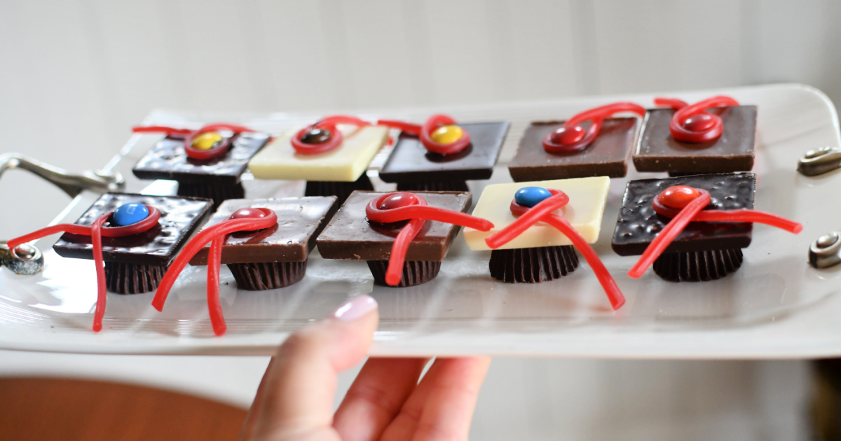 Treat Your Grad With These Easy Chocolate Graduation Caps!