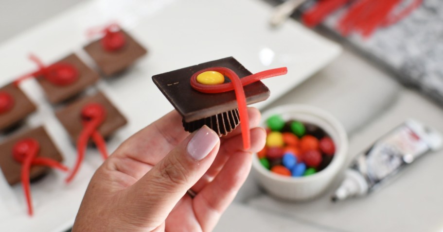 Treat Your Grad With These Easy Chocolate Graduation Caps!
