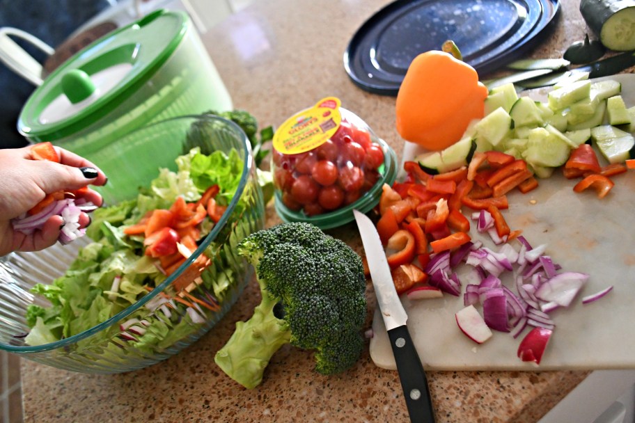 How to Prep a Weekly Sunday Salad | Our Best Meal Prep Tips