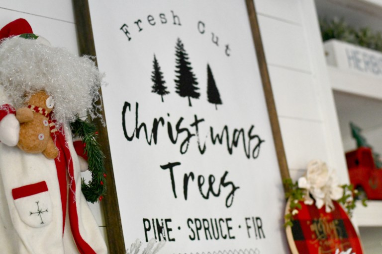 DIY Printable Farmhouse Style Christmas Tree Sign - And Magnetic Frame