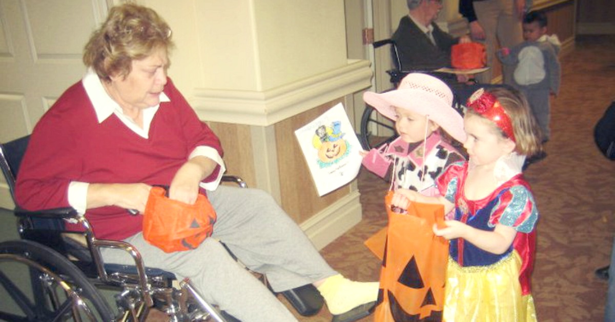 12 Random Acts of Kindness Ideas For Your Family (+ Free Printable)