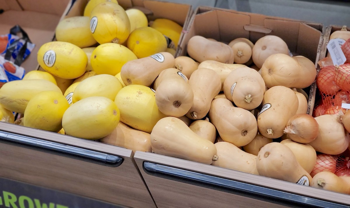 13 Best Ways to Score Cheap Produce Year Round | Hip2Save