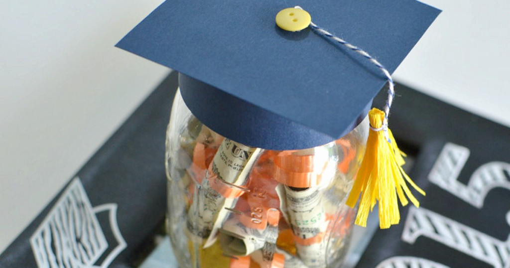 Create a Graduation Mason Jar for Your 2025 Grad