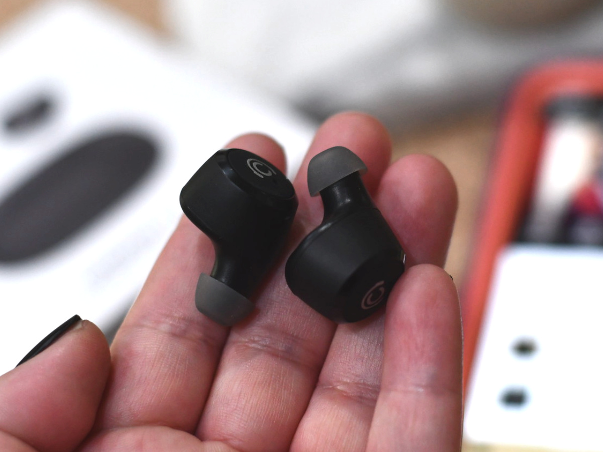 Amazon: Wireless Bluetooth Earbuds Only $25.99 Shipped