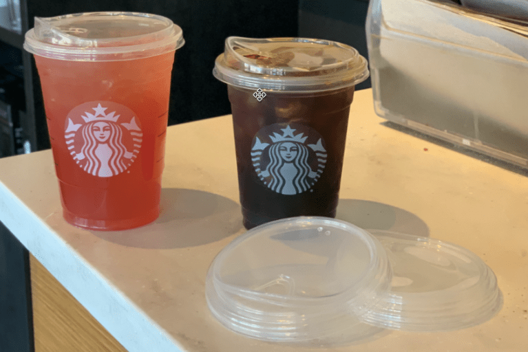 Starbucks Replacing Plastic Straws w/ Strawless Lids | Like a Sippy Cup ...