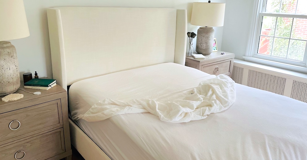 These 5 Clever Fitted Sheet Hacks Will Save Your Sanity | Hip2Save