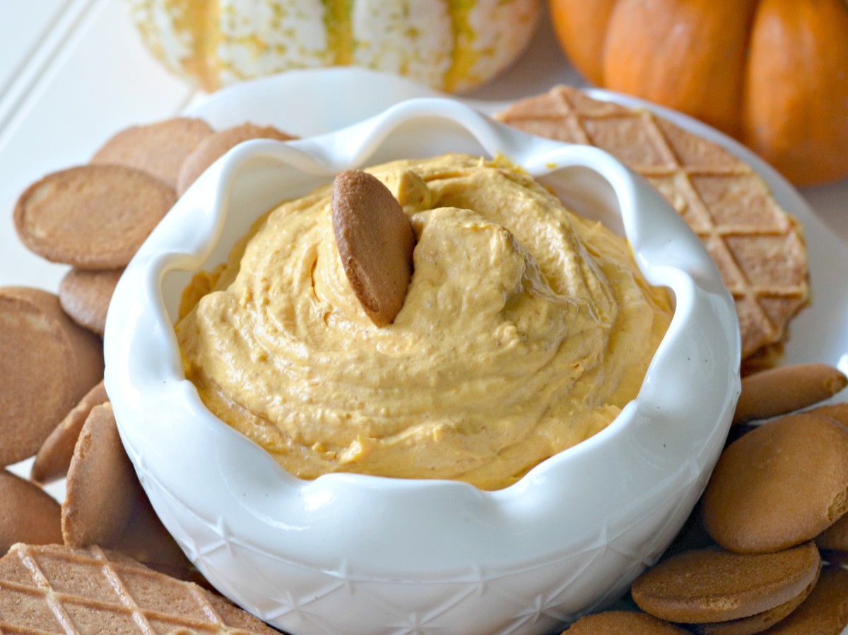 Easy 3 Ingredient Pumpkin Pie Dip | Fall Dessert Idea - Hip2Save