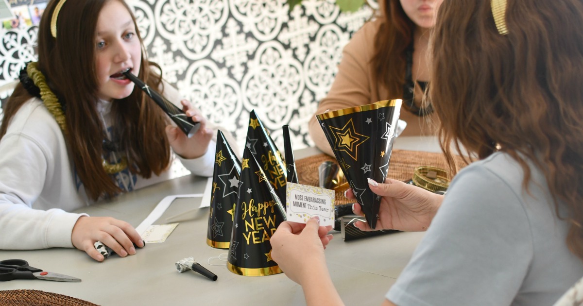 This New Year's Game Gets the Conversation Started | Free Printable!