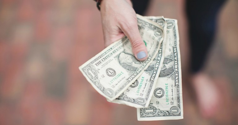 How Much to Tip (or Not Tip) in Every Situation | Hip2Save