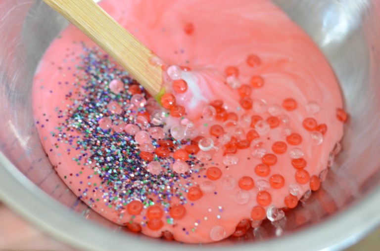 How to Make Crunchy Slime + FREE Printable Valentine's Day Labels