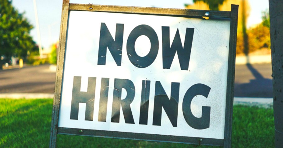 17 Companies Offering Seasonal Jobs for the 2024 Holiday Season