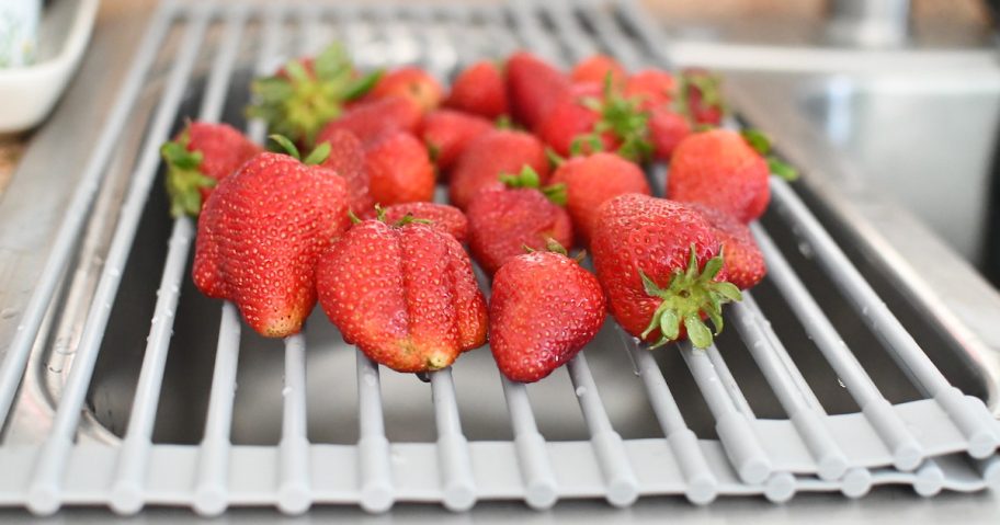 4 Hacks for How to Keep Strawberries Fresh | Hip2Save