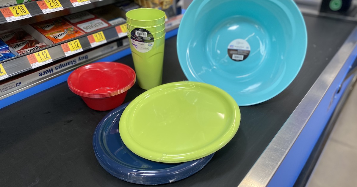 Mainstays Plastic Bowls & Plate Only 94¢, Cups Just 50¢ at Walmart