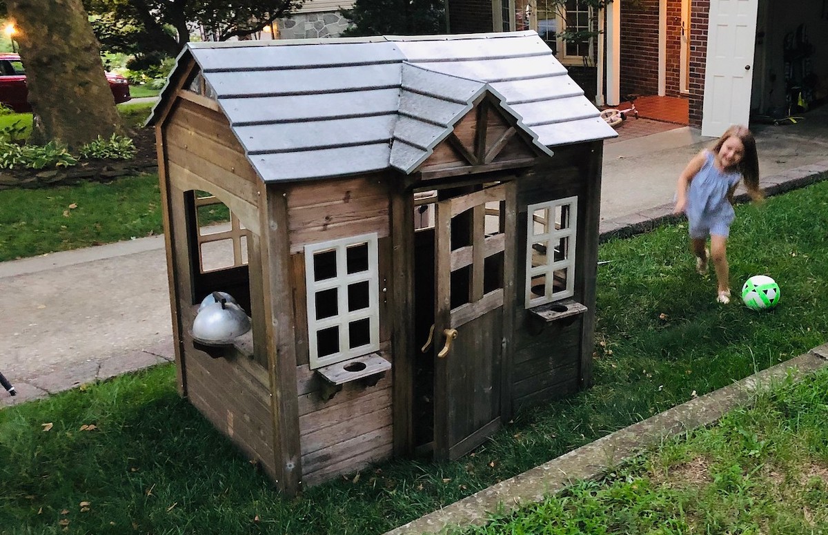 How I DIY'd This Outdoor Wooden Kids Playhouse That I Got for Free!