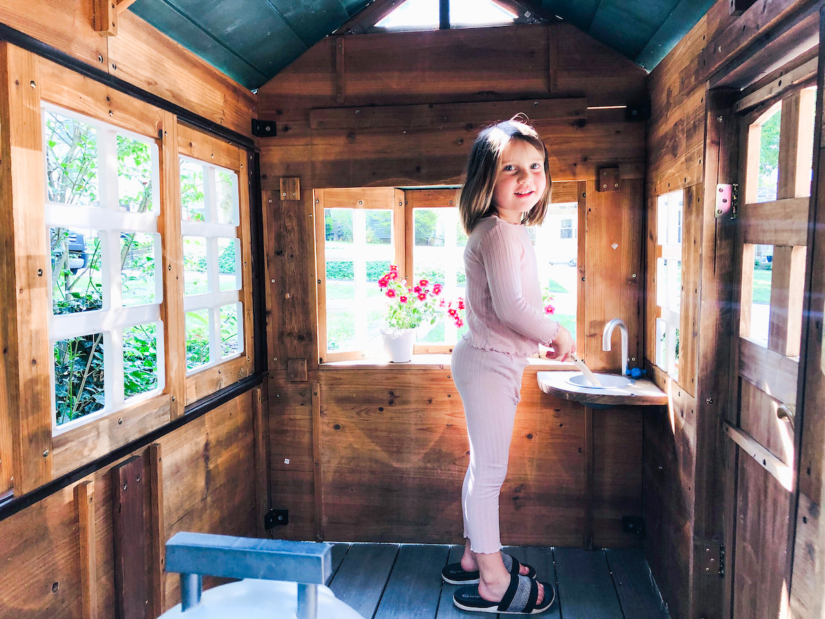 How I DIY'd This Outdoor Wooden Kids Playhouse That I Got for Free!