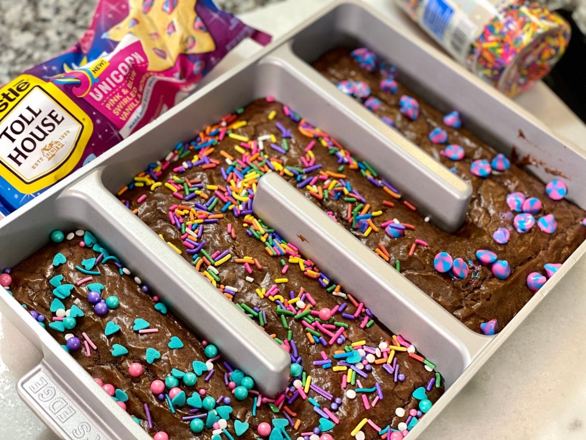 This Edge Brownie Pan is Perfect for Customized Edge Pieces | Hip2Save