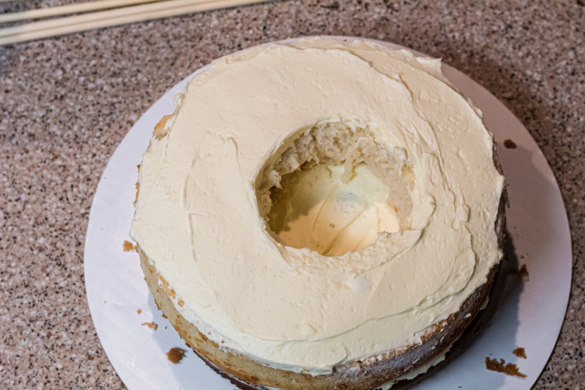 How to Make a Piñata Cake That's Totally Instagram Worthy