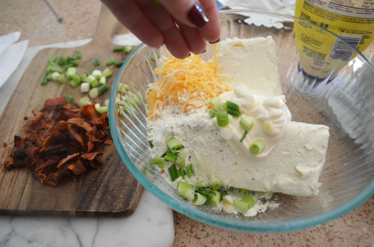 Easy Pine Cone Cheese Ball Appetizer Using Almonds | Hip2Save