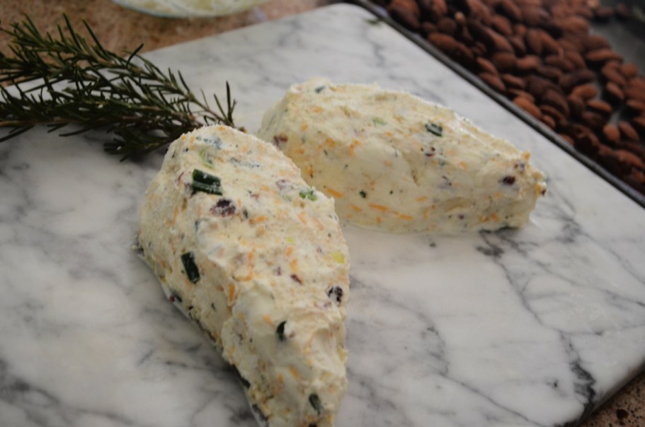 Easy Pine Cone Cheese Ball Appetizer Using Almonds | Hip2Save