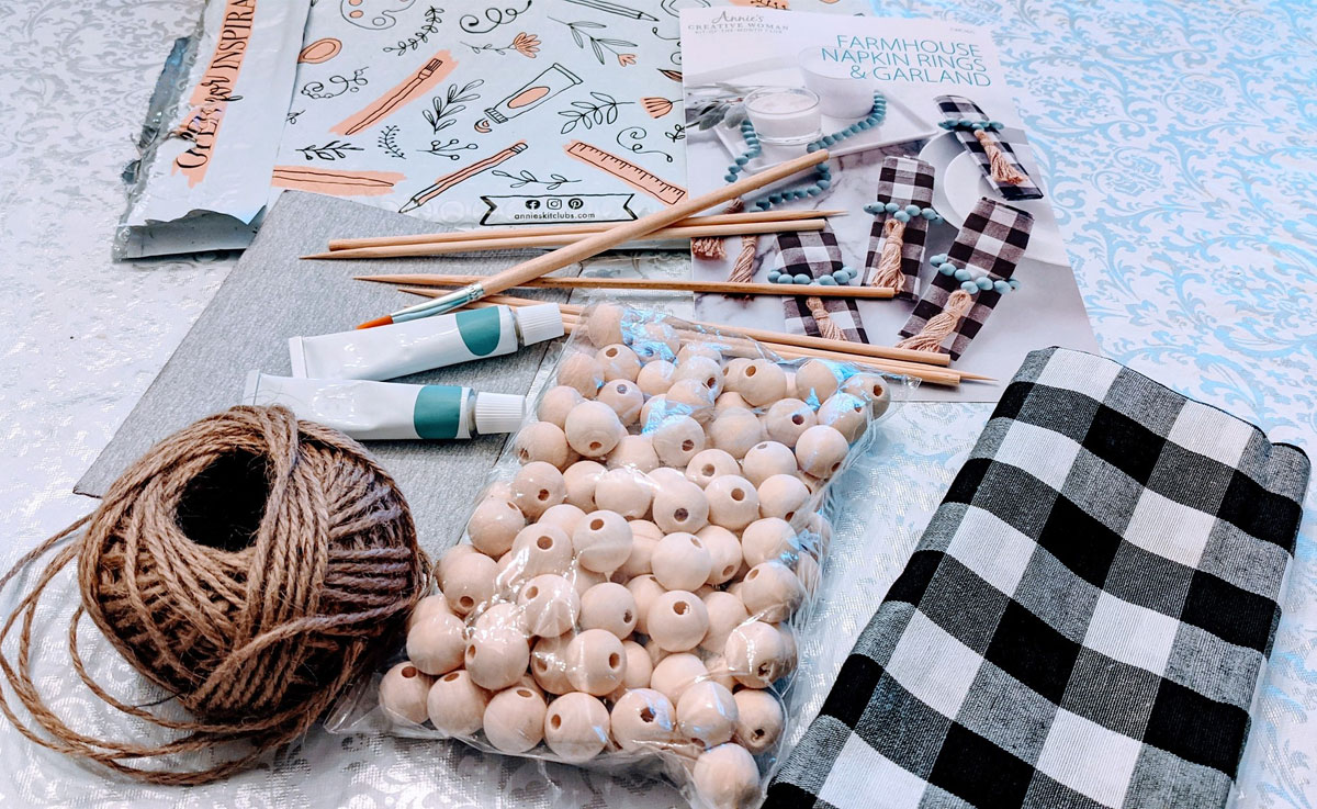 50% Off Annie's Farmhouse Style Craft Kit - Just Join the Club | Hip2Save