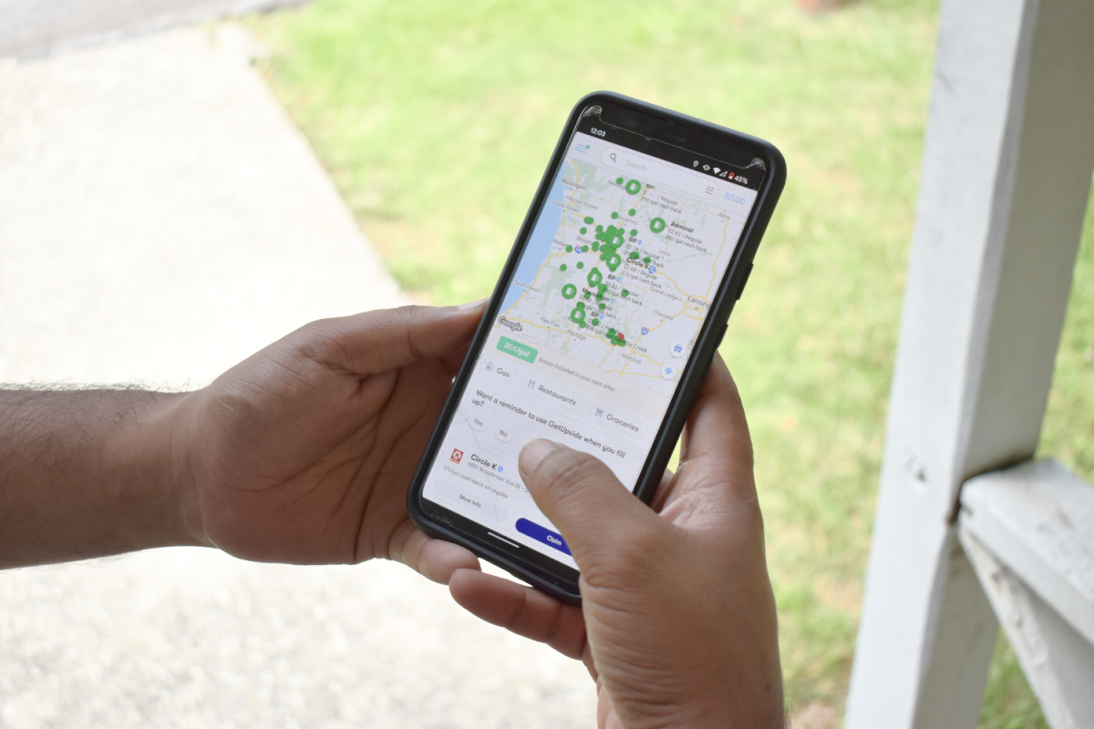 Save 25¢ Per Gallon at the Gas Pump w/ The Free Upside App! | Hip2Save