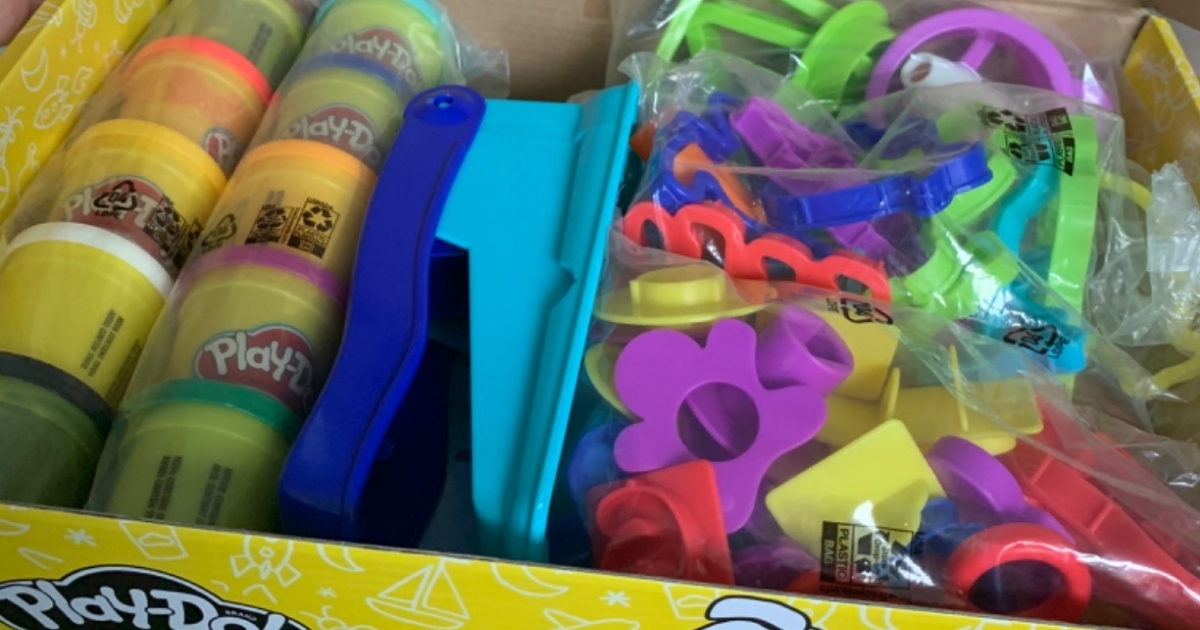Play-Doh Arts & Crafts Box Only $21.24 on Amazon (Regularly $27 ...