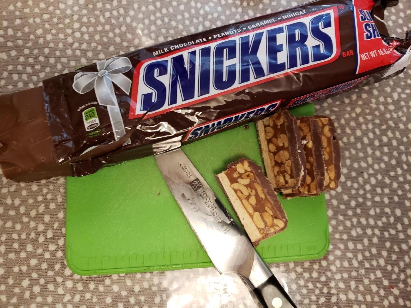 Giant Snickers 1-Pound Candy Bar Only $9.98 Shipped on Amazon (Fun ...