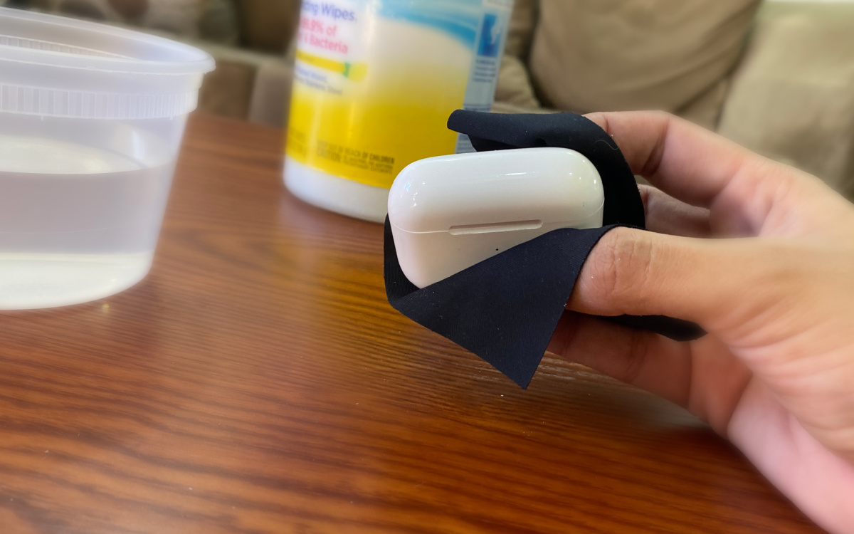 Wondering How to Clean AirPods? Here are Step by Step Instructions!