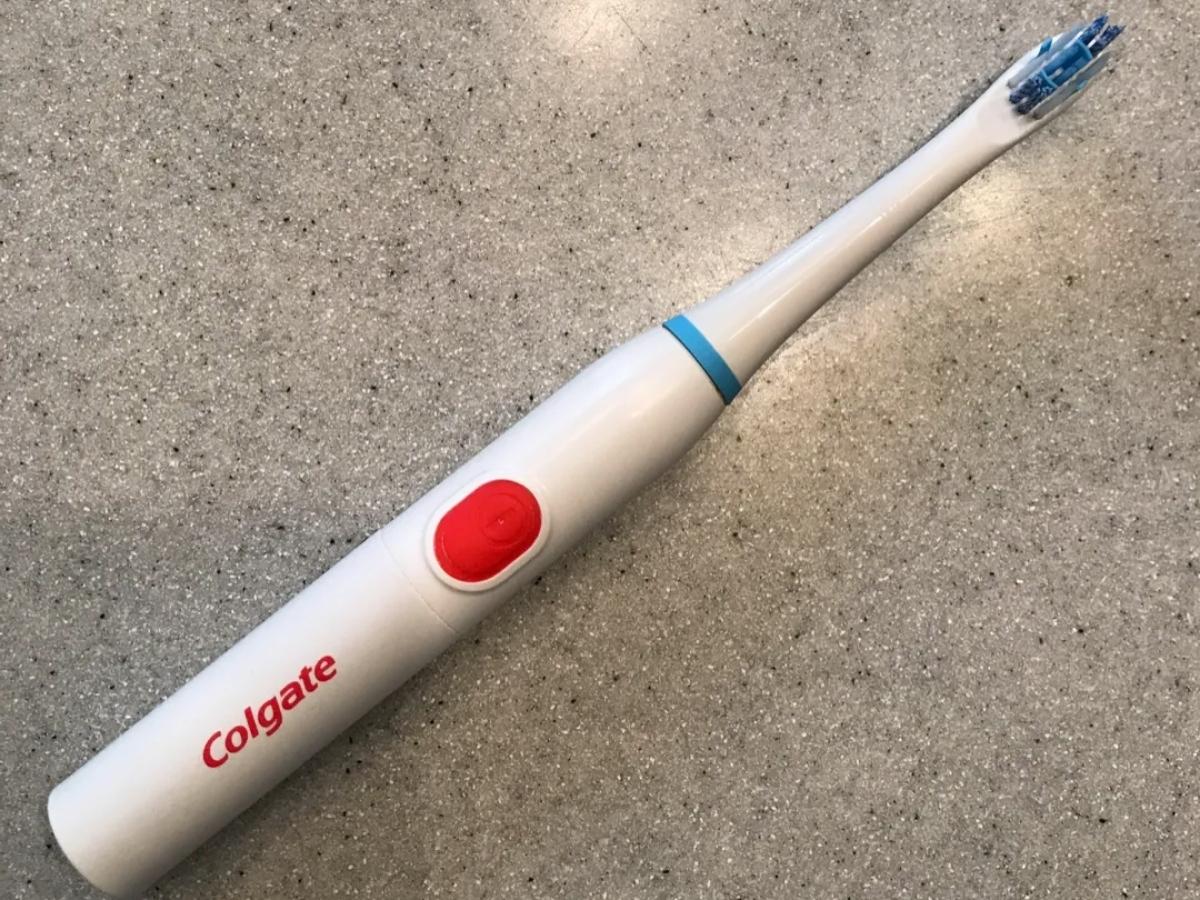 Colgate 360 Whitening Electric Toothbrush 4-Pack Only $19.99 Shipped ...