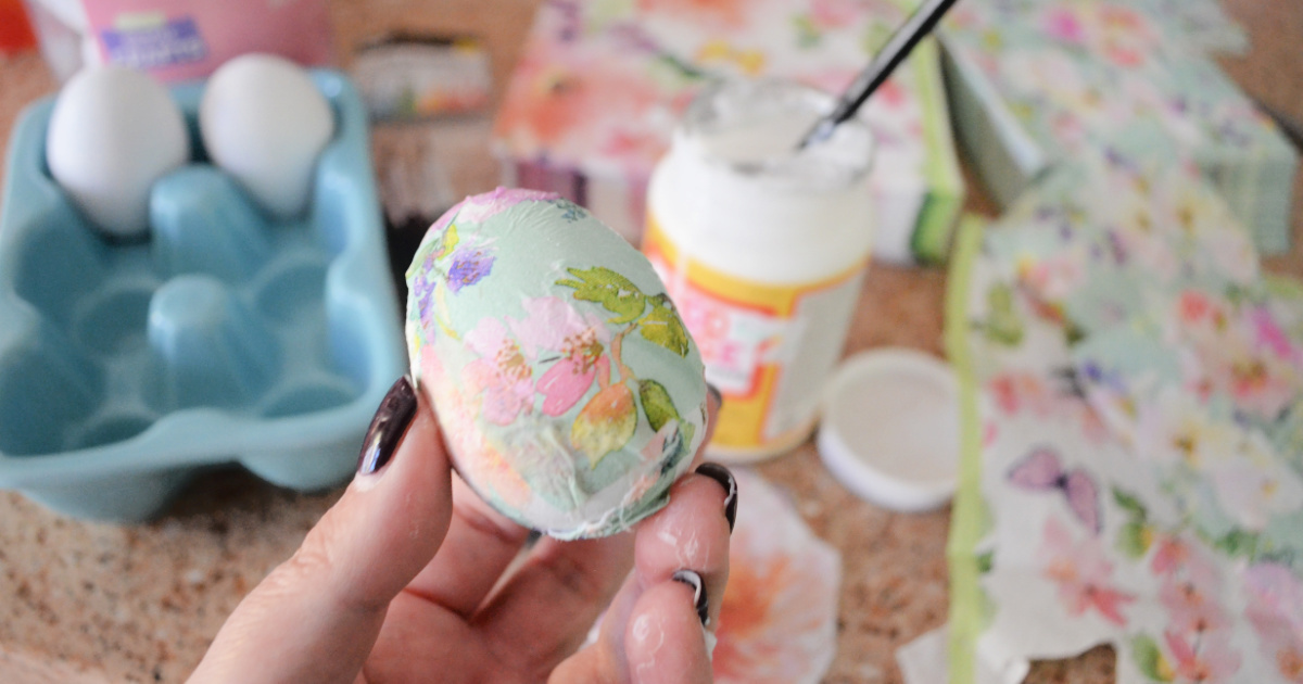 Easy Decoupage Easter Eggs Using Paper Napkins & Mod Podge!
