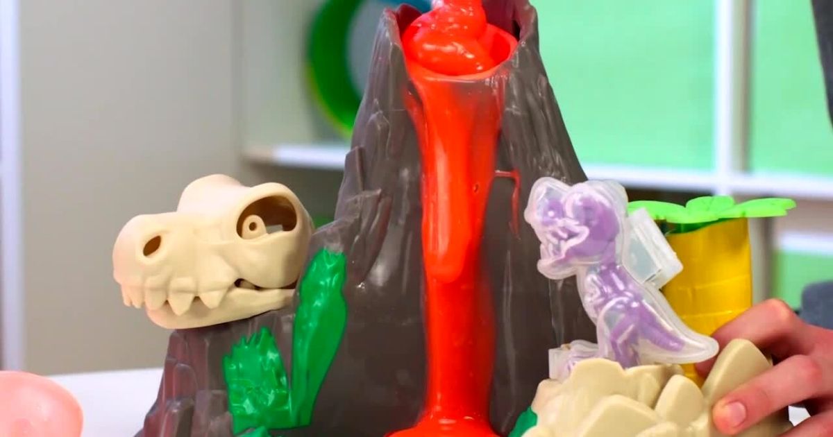 Play-Doh Dino Crew Volcano Set Only $9.74 on Amazon (Regularly $15)