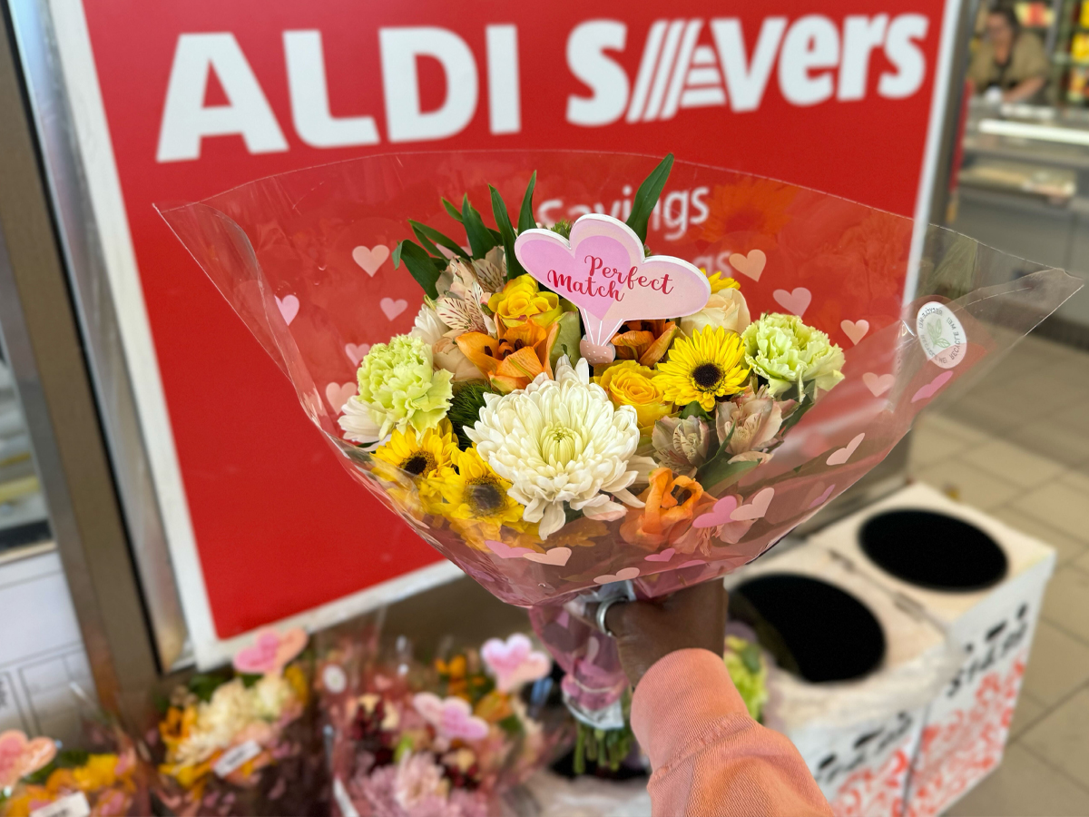 ALDI Dozen Roses Only $9.99 & Valentine Bouquets Just $14.99! | Hip2Save