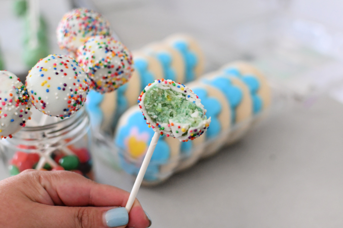 Make Cookie Pops From Leftover Sugar Cookies! | Hip2Save