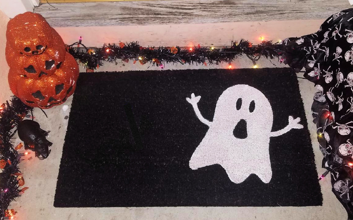 This Cute Halloween Doormat is Only $15.90 on Amazon | Hip2Save