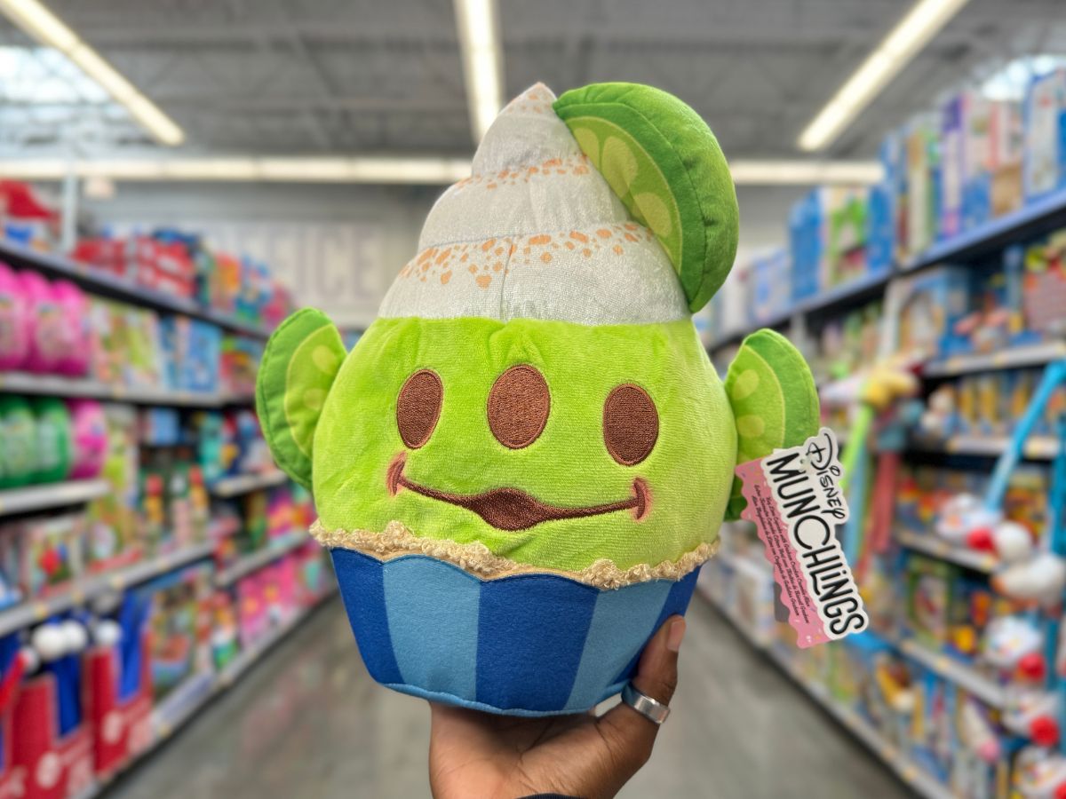 Disney Munchlings Candy Cart 13-Piece Playset Only $4.58 on Amazon ...