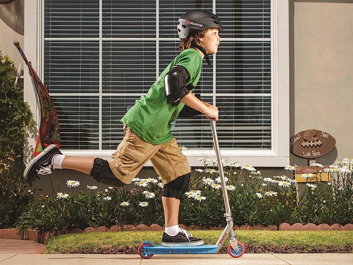 Razor Kids Kick Scooter Only $19.82 on Amazon (Regularly $40) | Awesome ...