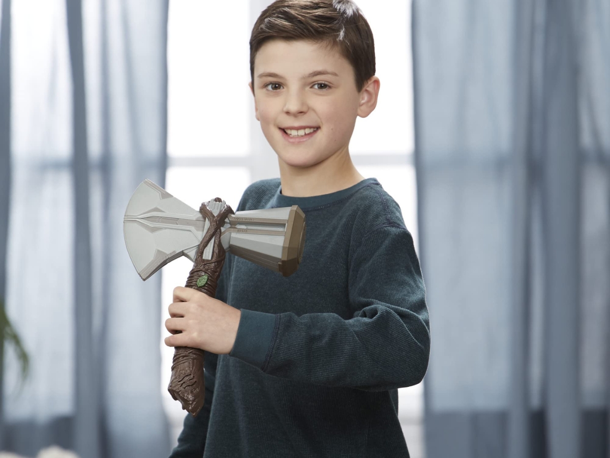 Marvel Thor Love & Thunder Electronic Toy Axe Just $12.99 on Amazon ...