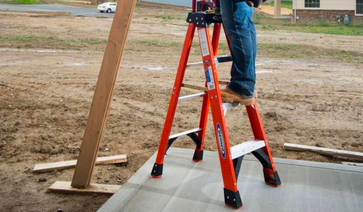 Werner 4-Foot Step Ladder Just $29.98 on Lowe's.com (Regularly $60 ...