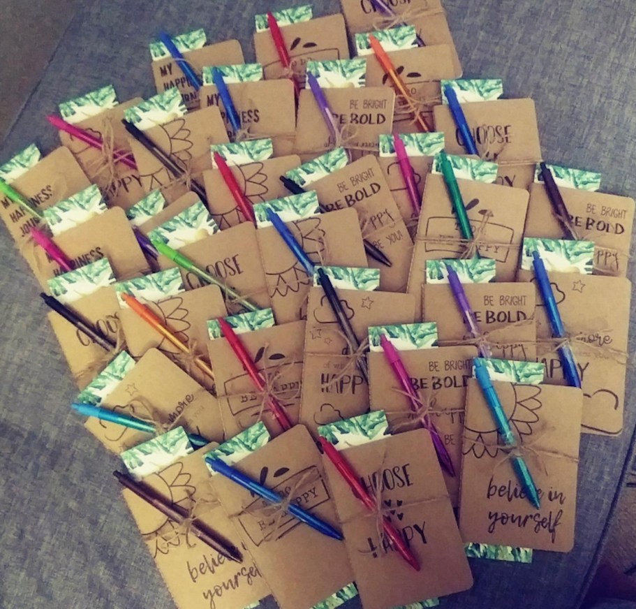 9 Best Group Gift Ideas for Super Tight Budgets | Hip2Save