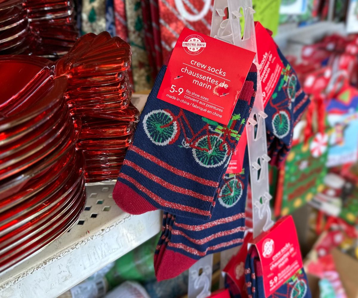 50% Off Dollar Tree Christmas Clearance | Dishware, Gift Bags, Decor ...