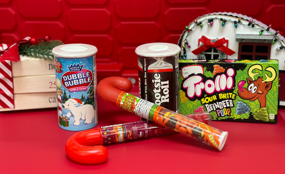 Walmart Holiday Treats Just $1 | Perfect for Stockings (Reese's, Lindt ...