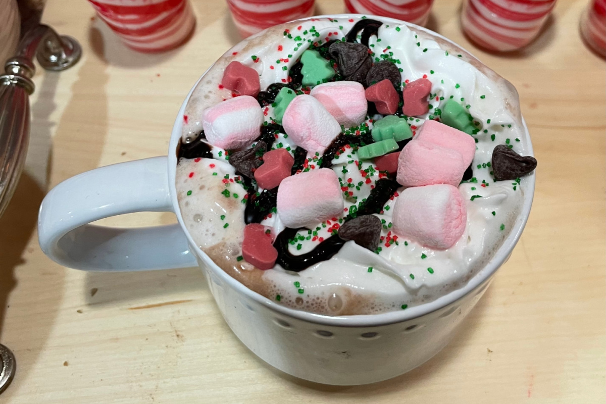 This Reader Created an Extravagant Hot Cocoa Bar w/ Halloween ...