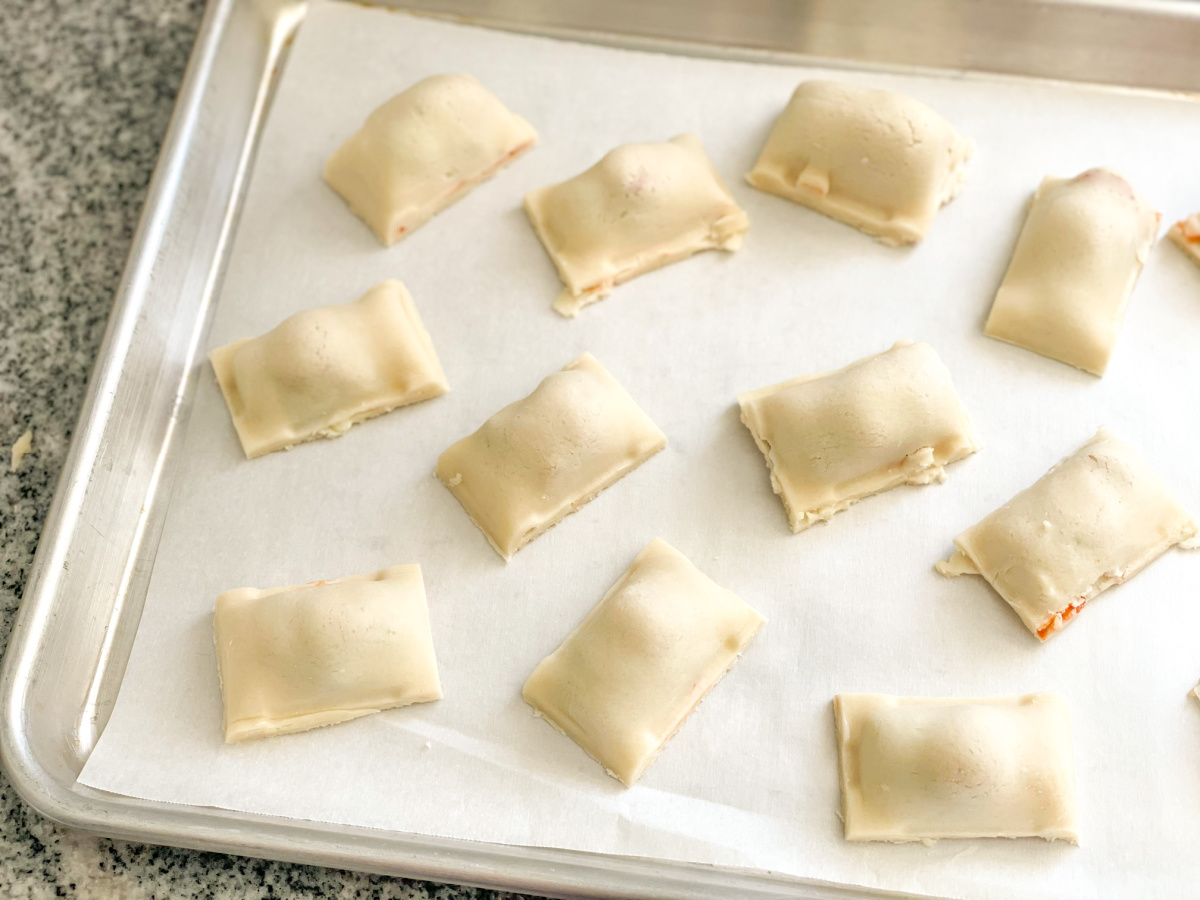 Simple Homemade Pizza Bites Using An Ice Cube Tray Hack